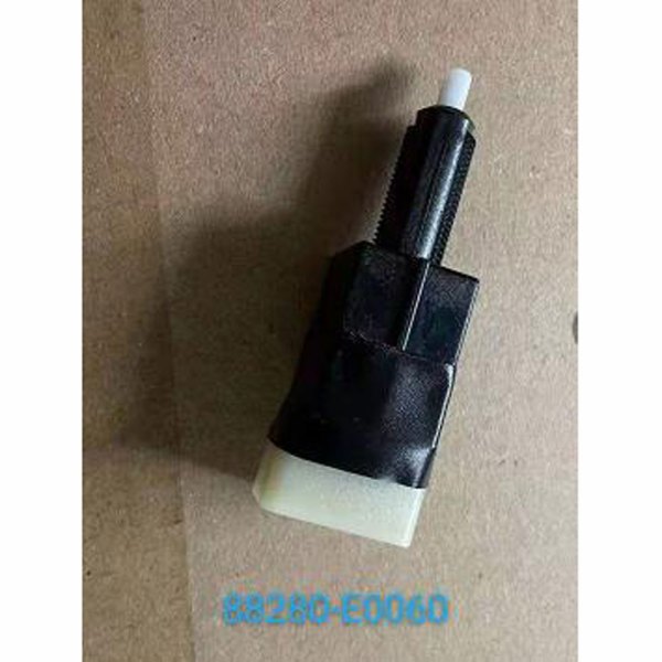 88280-E0060 CLUTCH SWITCH ASSEMBLY – HINO ISUZU FUSO UD Truck Spare Parts